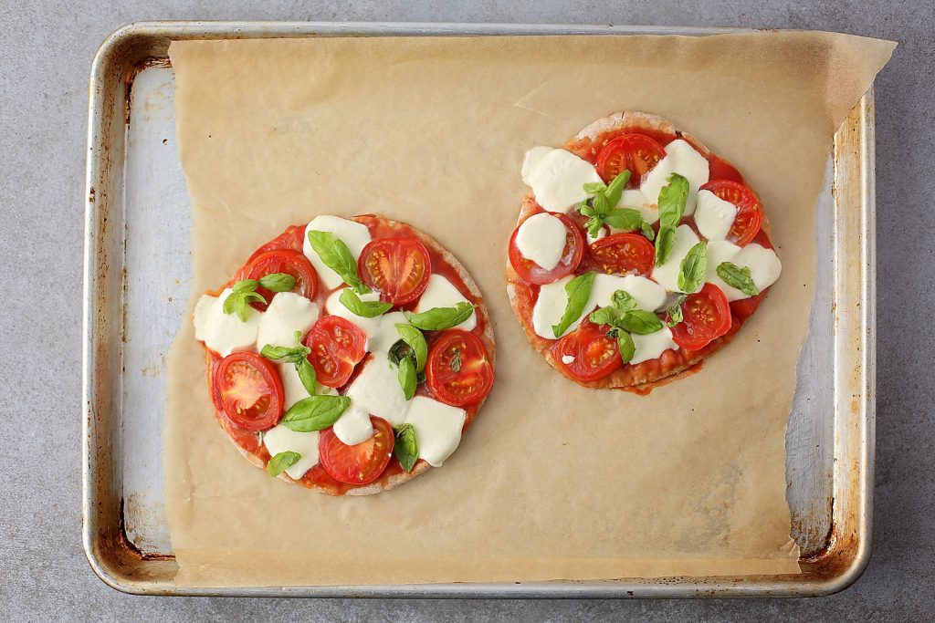Quick & Easy Pita Pizza (10-minute pizza) - Flavorful Home