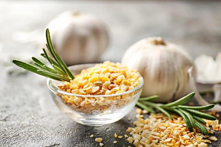 Garlic Powder Vs. Minced Garlic: What is the difference? - Flavorful Home