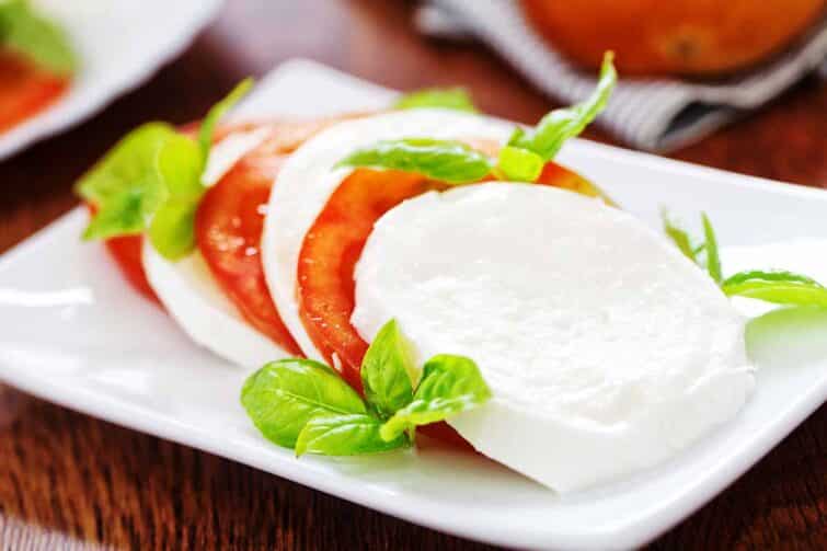 Mozzarella Substitute (15 Options To Choose From) - Flavorful Home