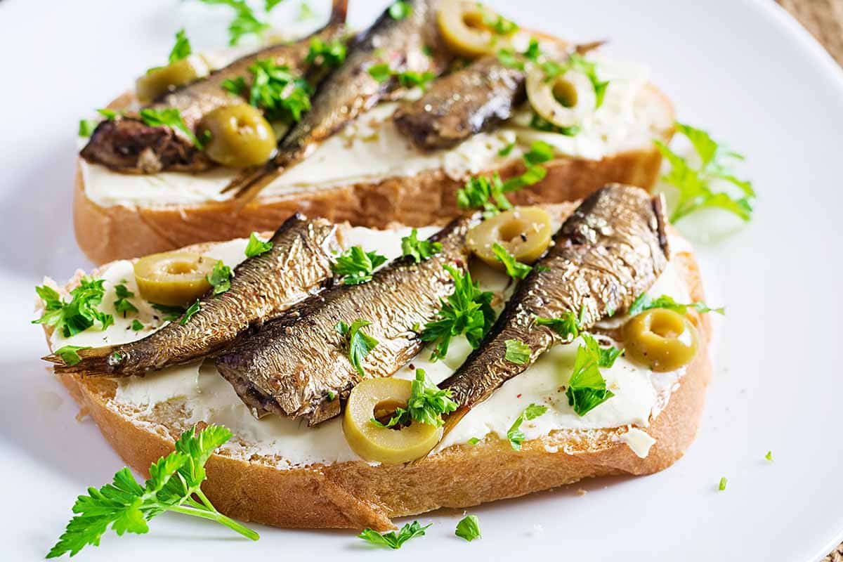 What Do Sardines Taste Like? Guide (Plus Recipe Ideas) - Flavorful Home